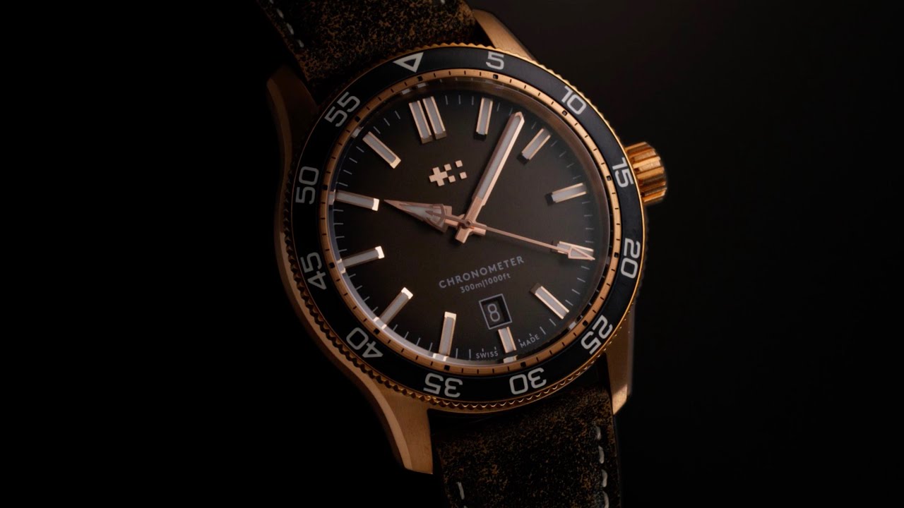 CHRISTOPHER WARD C60 Pro 300 Bronze - Thời gian Magazine